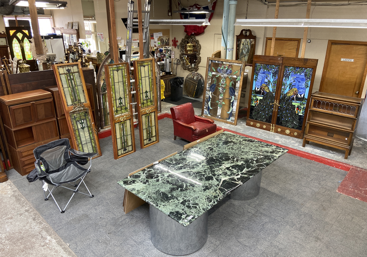 Direct Auction Galleries Pictures